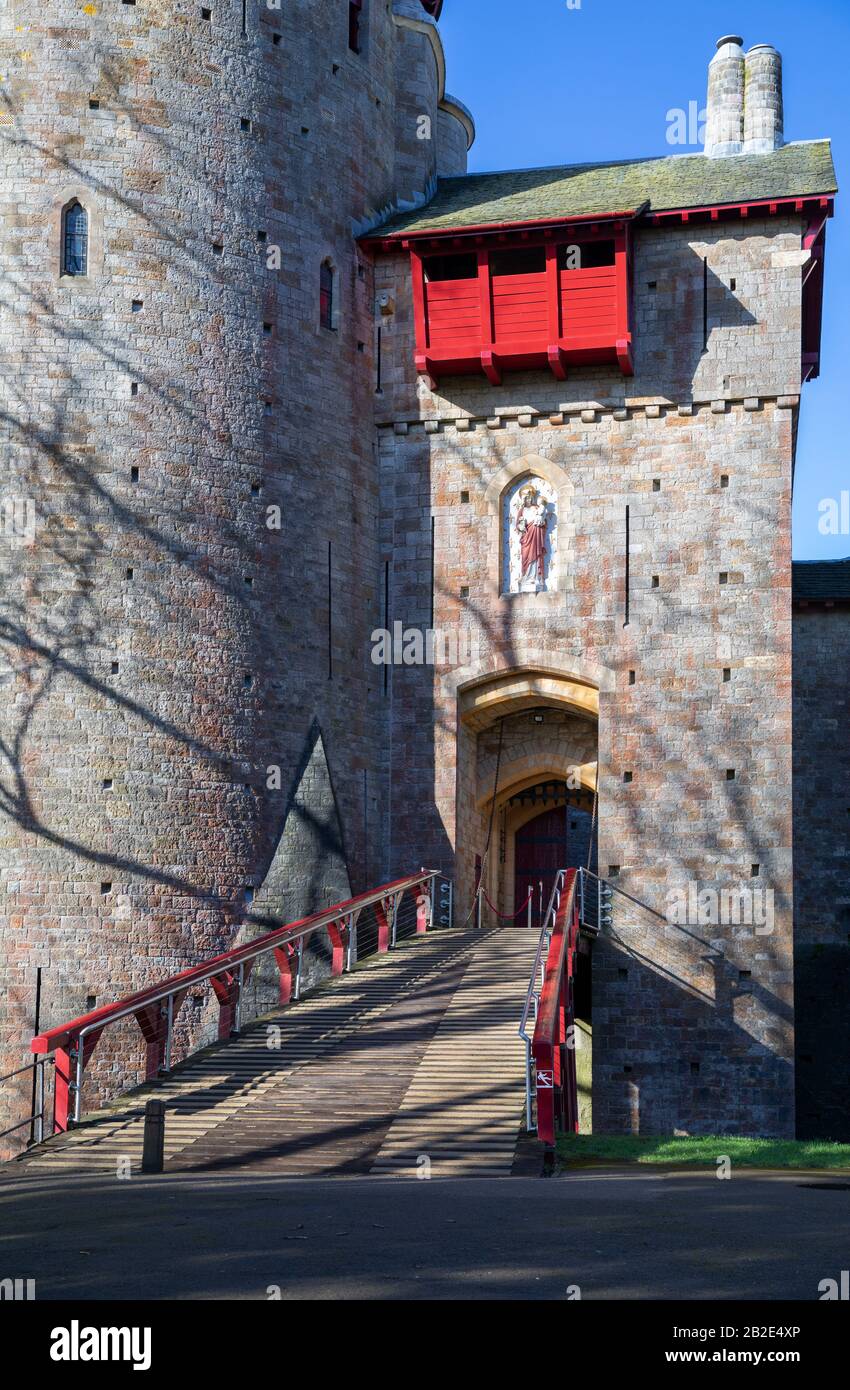Castell coch hi-res stock photography and images - Alamy