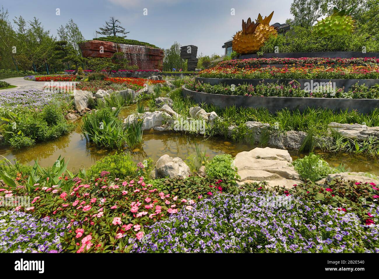 Traditional Chinese City Garden Park in Beijing Stock Photo - Alamy