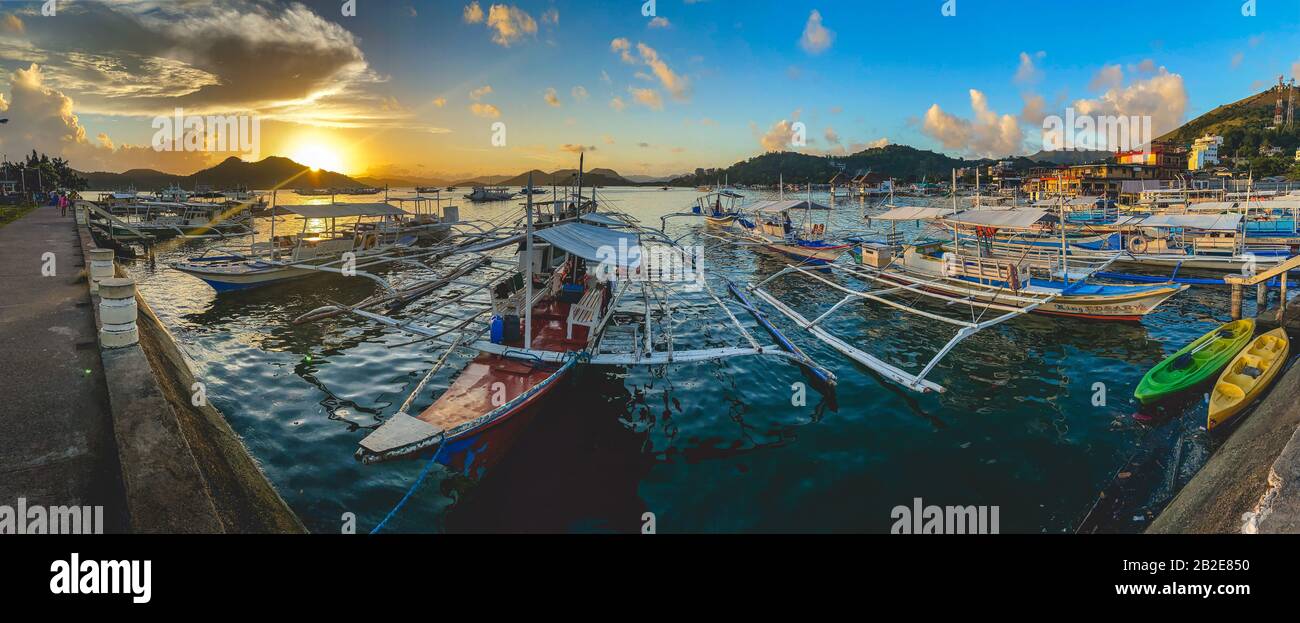 Paraw boat in Coron island in Palawan, Philippines Stock Photo - Alamy