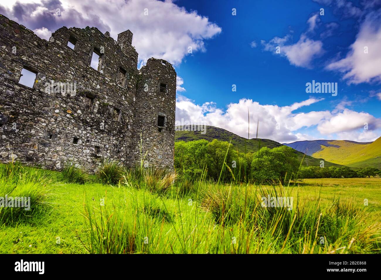 Ancient Scottish medieval buildings and beautiful landscape of ...