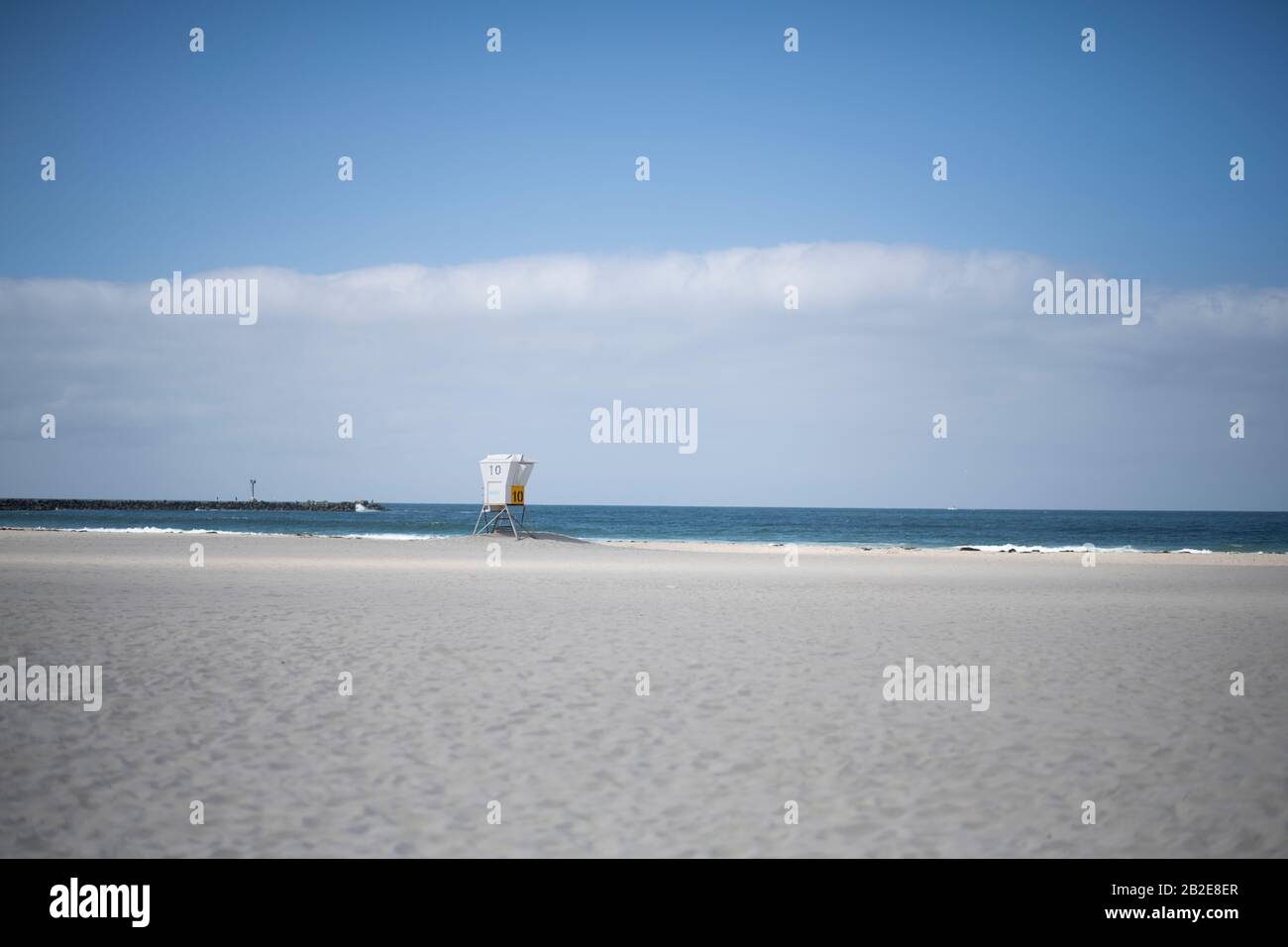 Lifeguard tower hi-res stock photography and images - Alamy