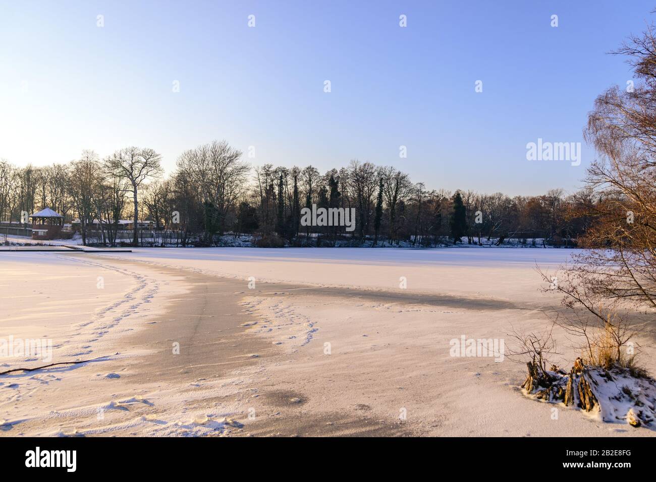 Frozen lake at Plötzensee near Goethepark and Volkspark Rehberge in ...