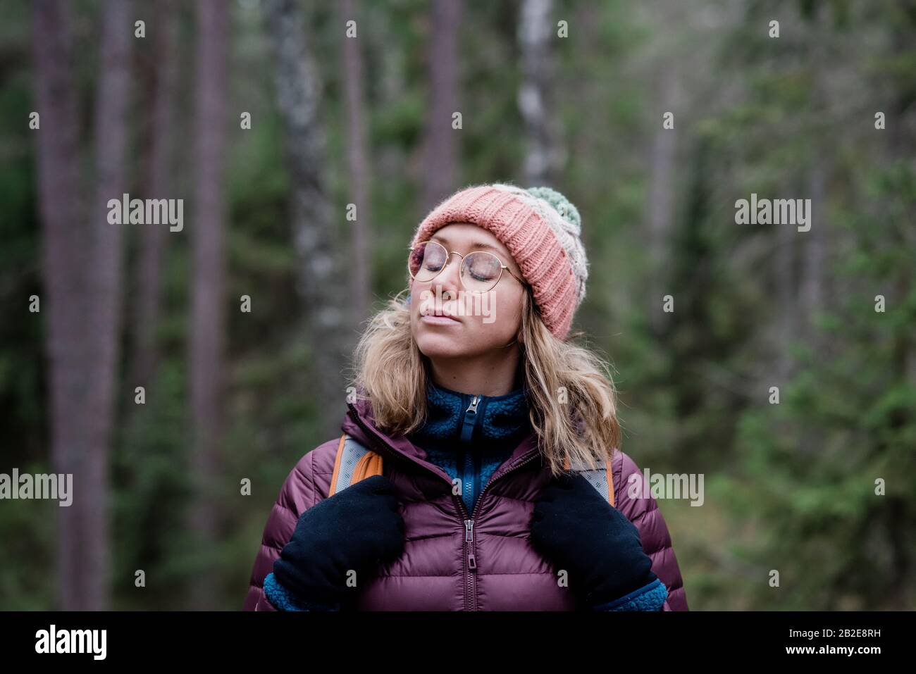 Woman solo travelling hi-res stock photography and images - Alamy