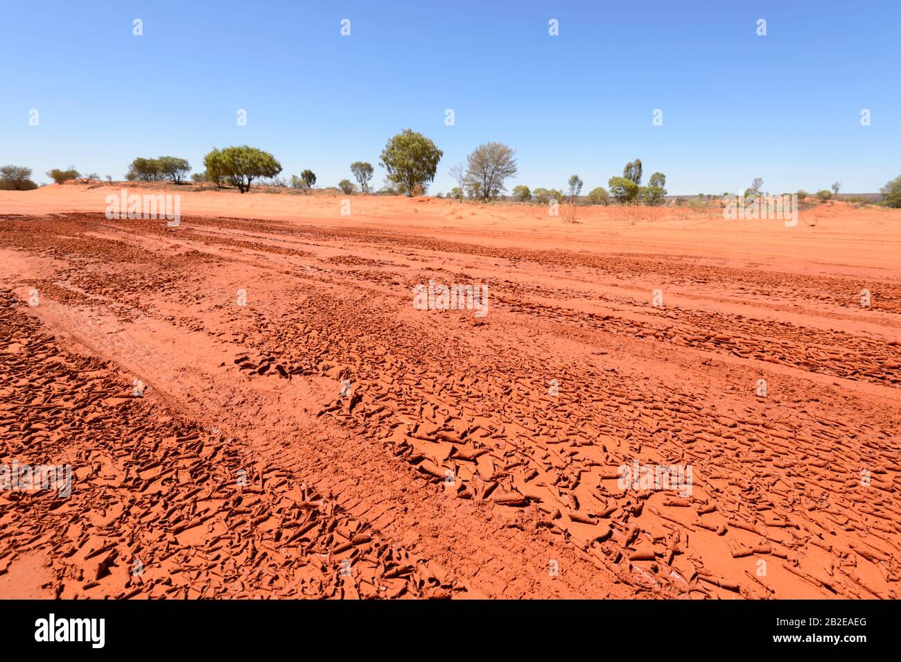 Outback australia red dirt dried hi-res stock photography and images ...
