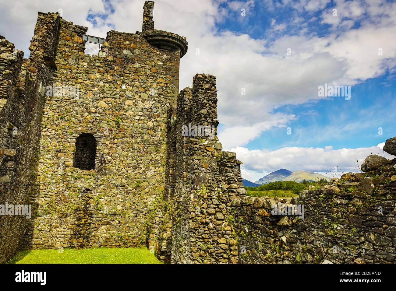 Ancient Scottish medieval buildings and beautiful landscape of ...
