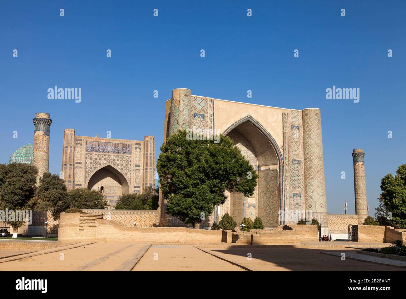 Main entrance facade, Bibi Khanym Mosque, Bibi Khanum mosque, Samarkand ...