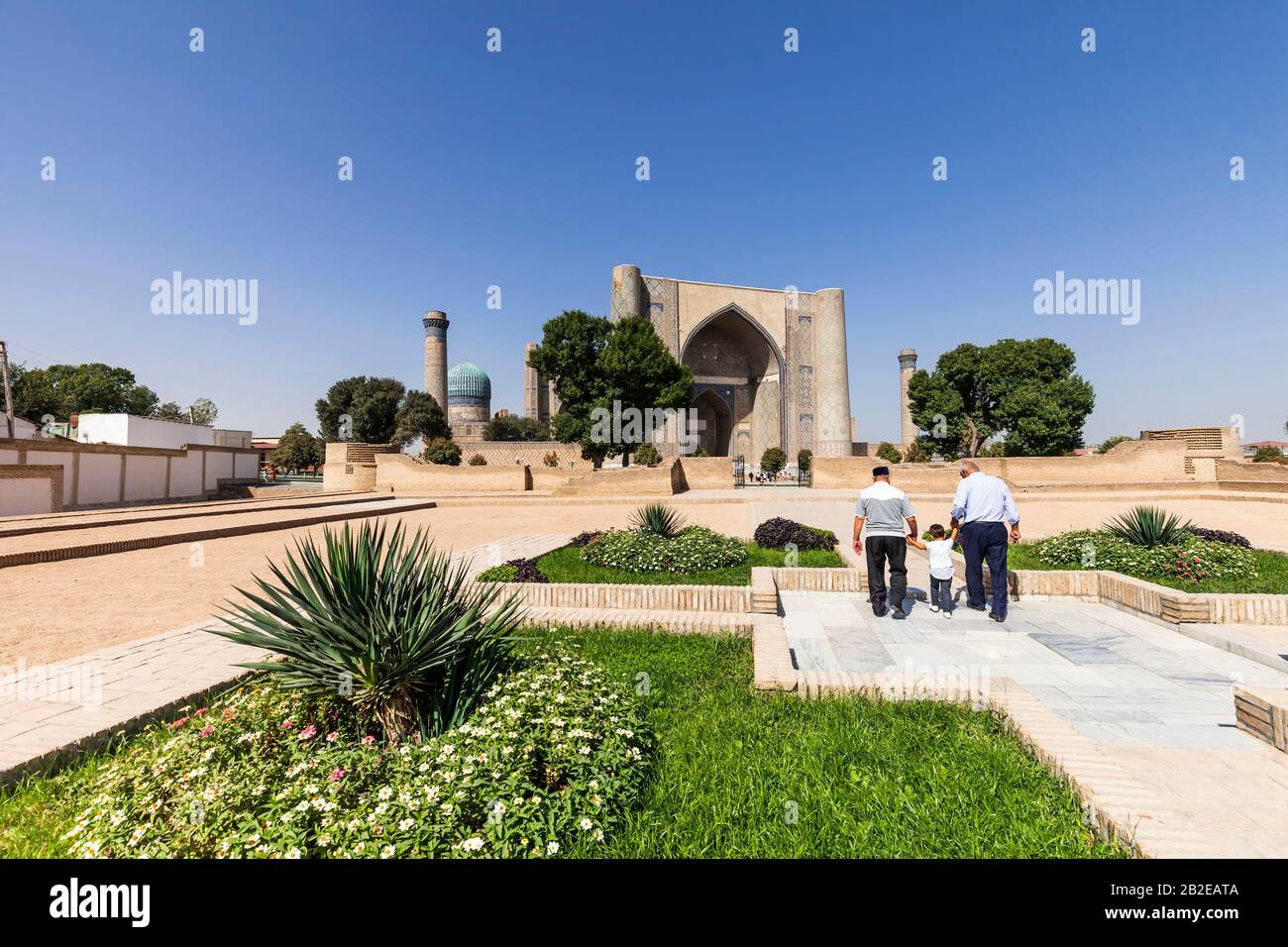 Main entrance facade, Bibi Khanym Mosque, Bibi Khanum mosque, Samarkand ...