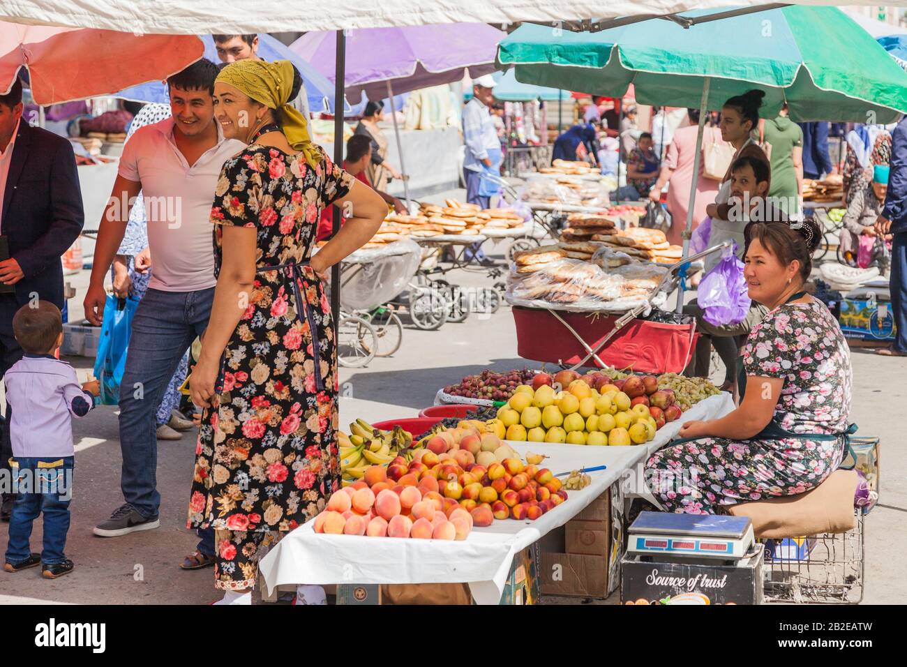 Siab Bazaar, near Bibi Khanym Mosque, Bibi Khanum mosque, Samarkand ...