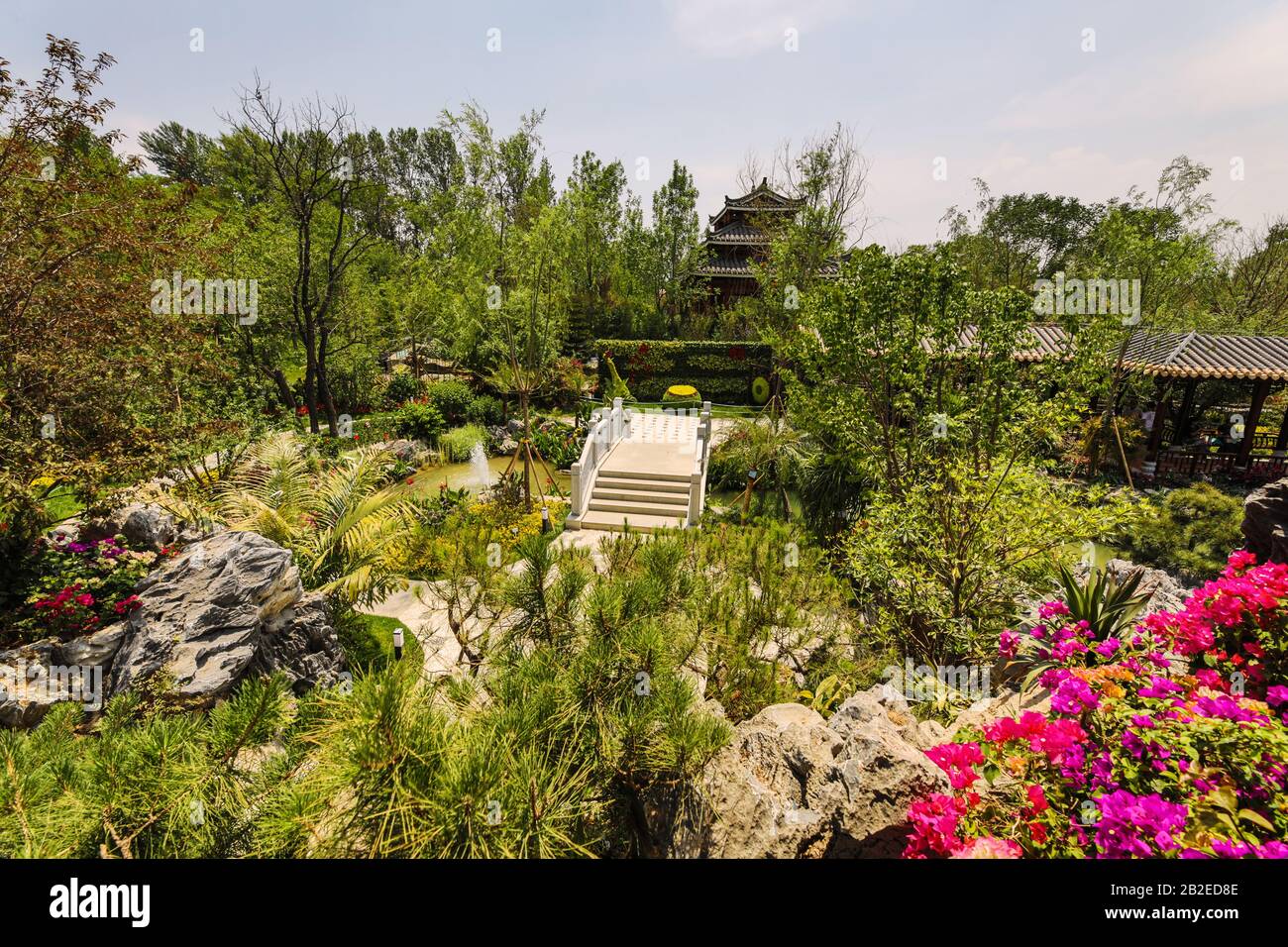 Traditional Chinese City Garden Park in Beijing Stock Photo - Alamy