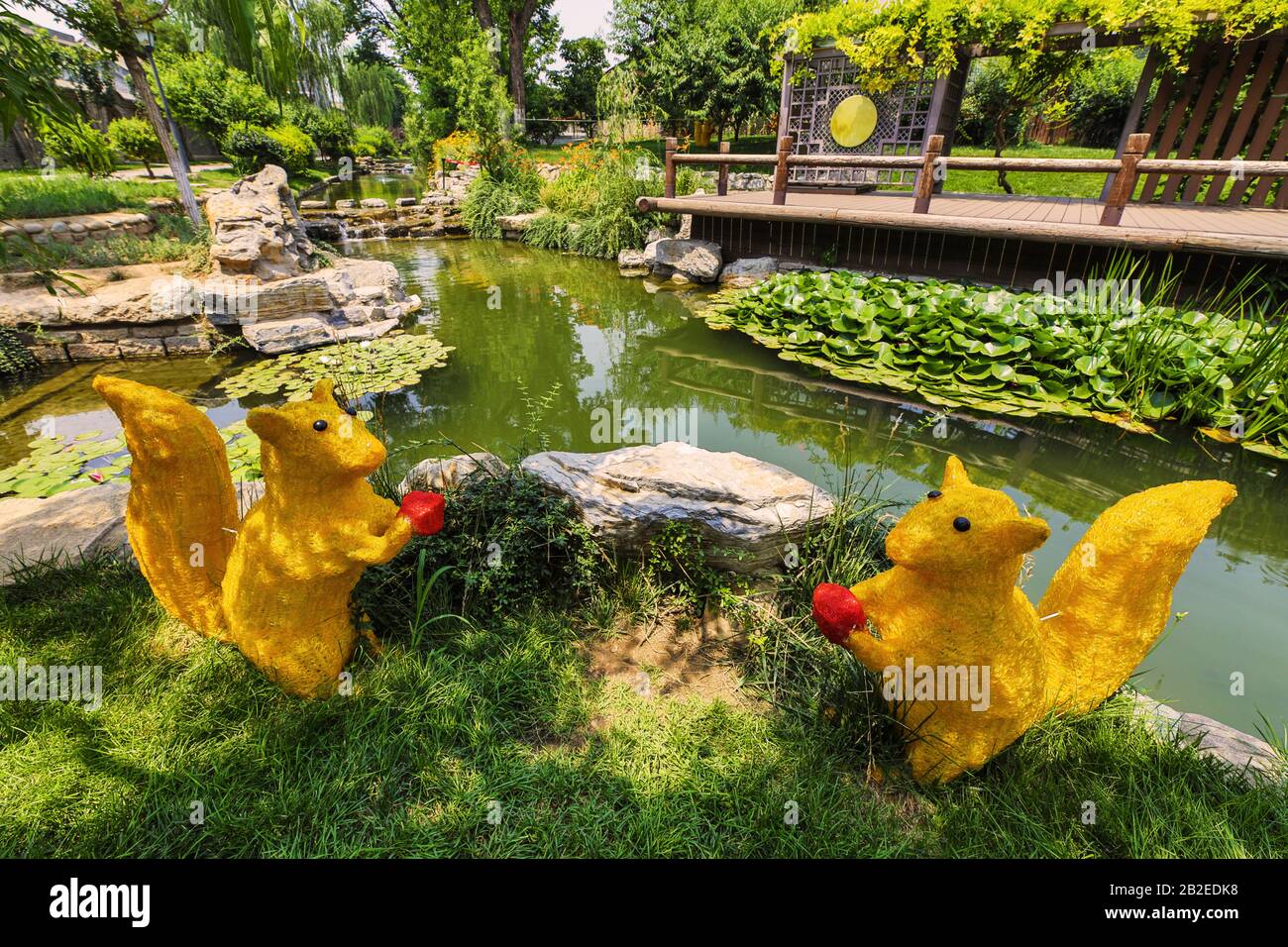 Traditional Chinese City Garden Park in Beijing Stock Photo - Alamy