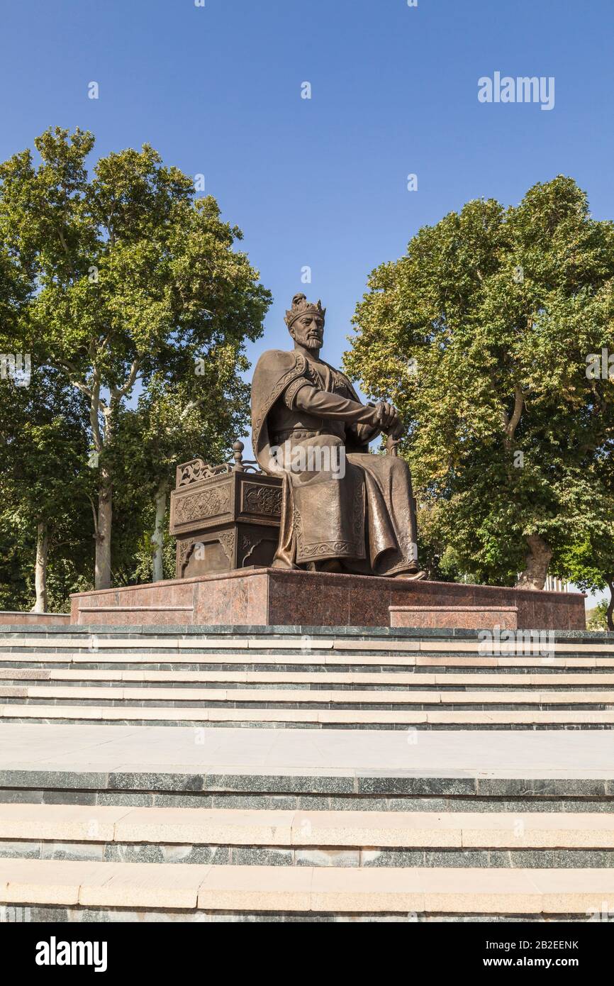 Statue samarkand uzbekistan hi-res stock photography and images - Alamy