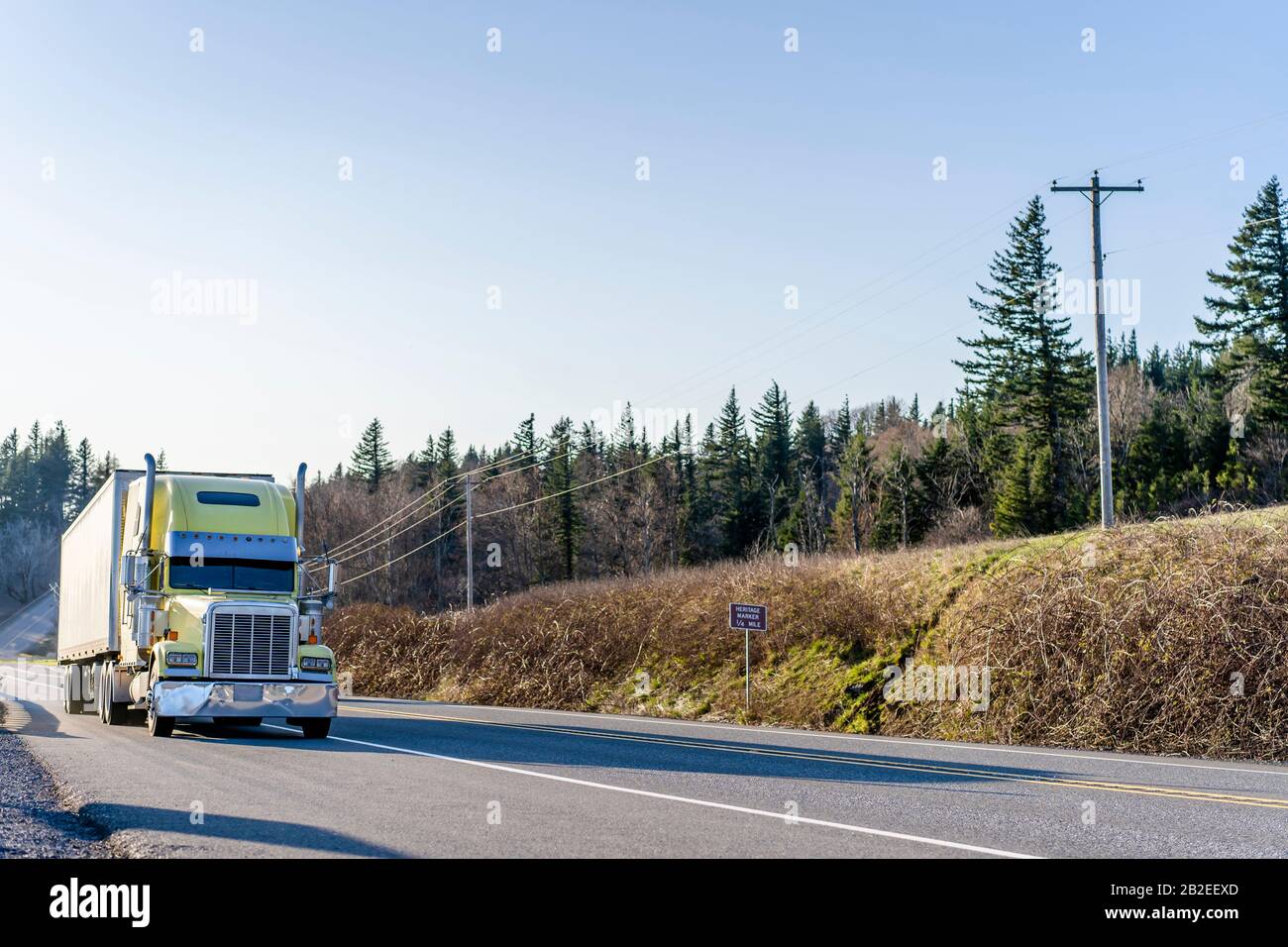Line haul truck hi-res stock photography and images - Alamy