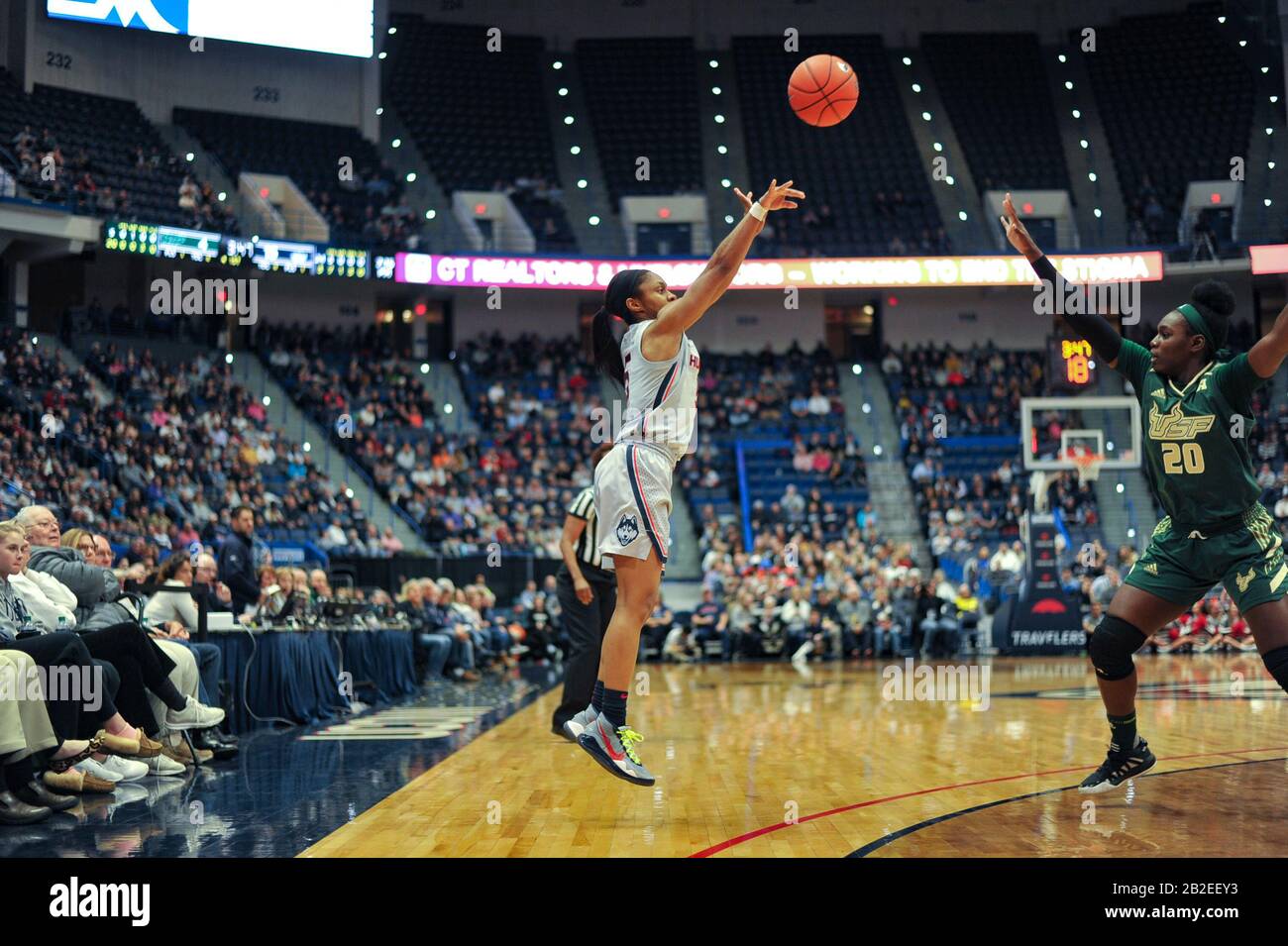 Uconn vs usf 1 jpg hi-res stock photography and images - Alamy