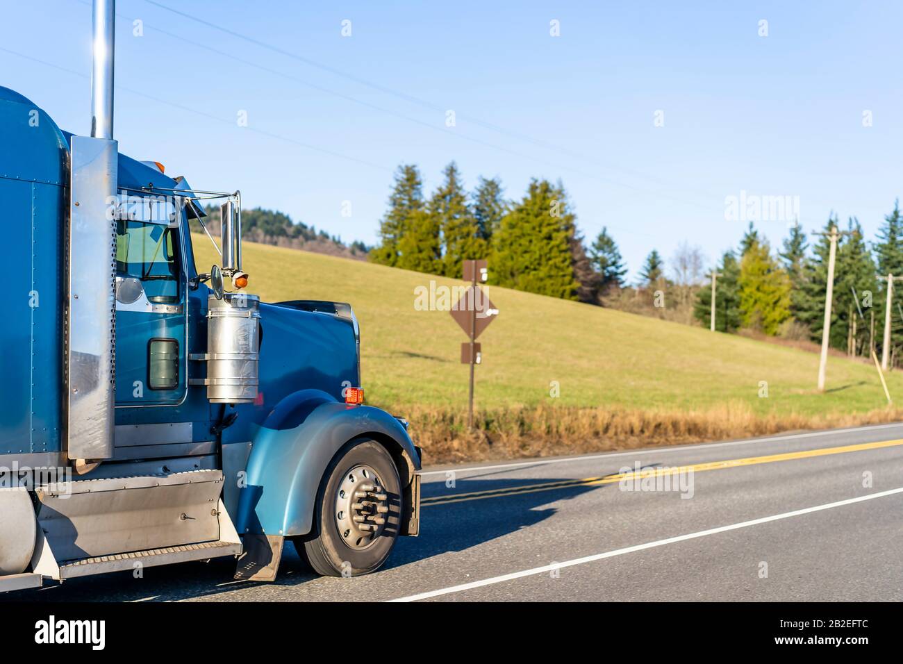 Pulling heavy loads hi-res stock photography and images - Alamy