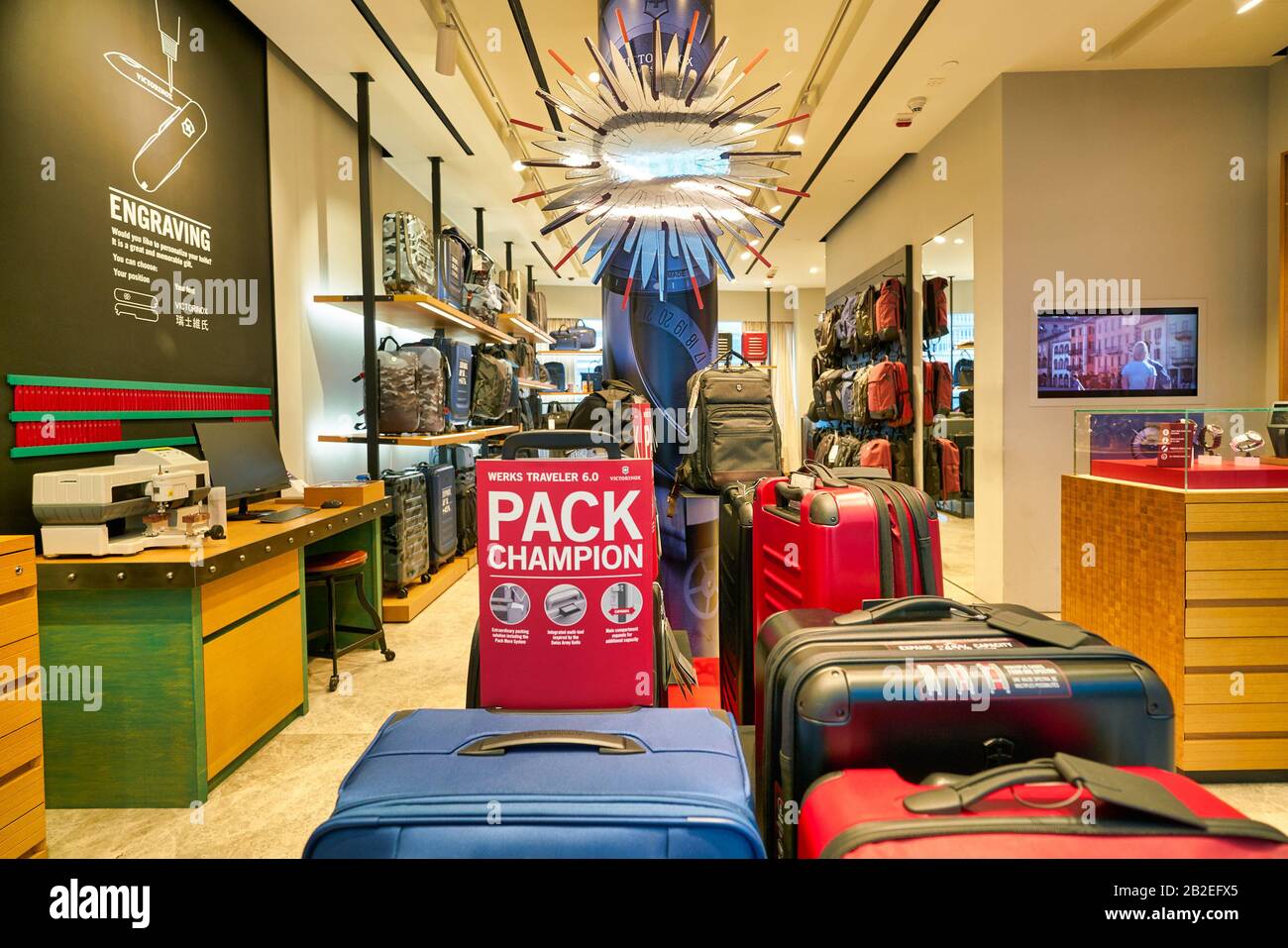 Victorinox store hi-res stock photography and images - Alamy