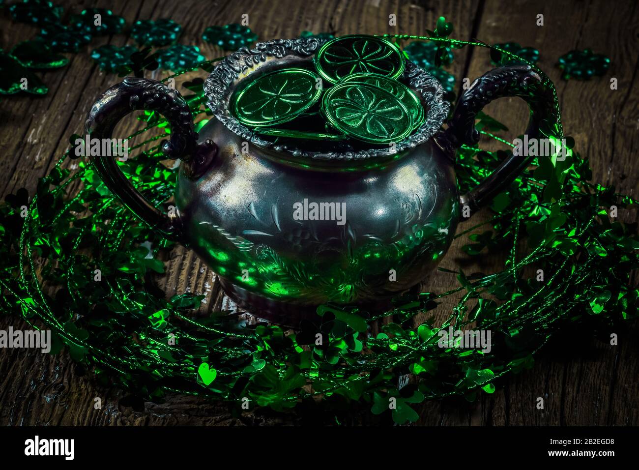 Silver shamrock hi-res stock photography and images - Alamy
