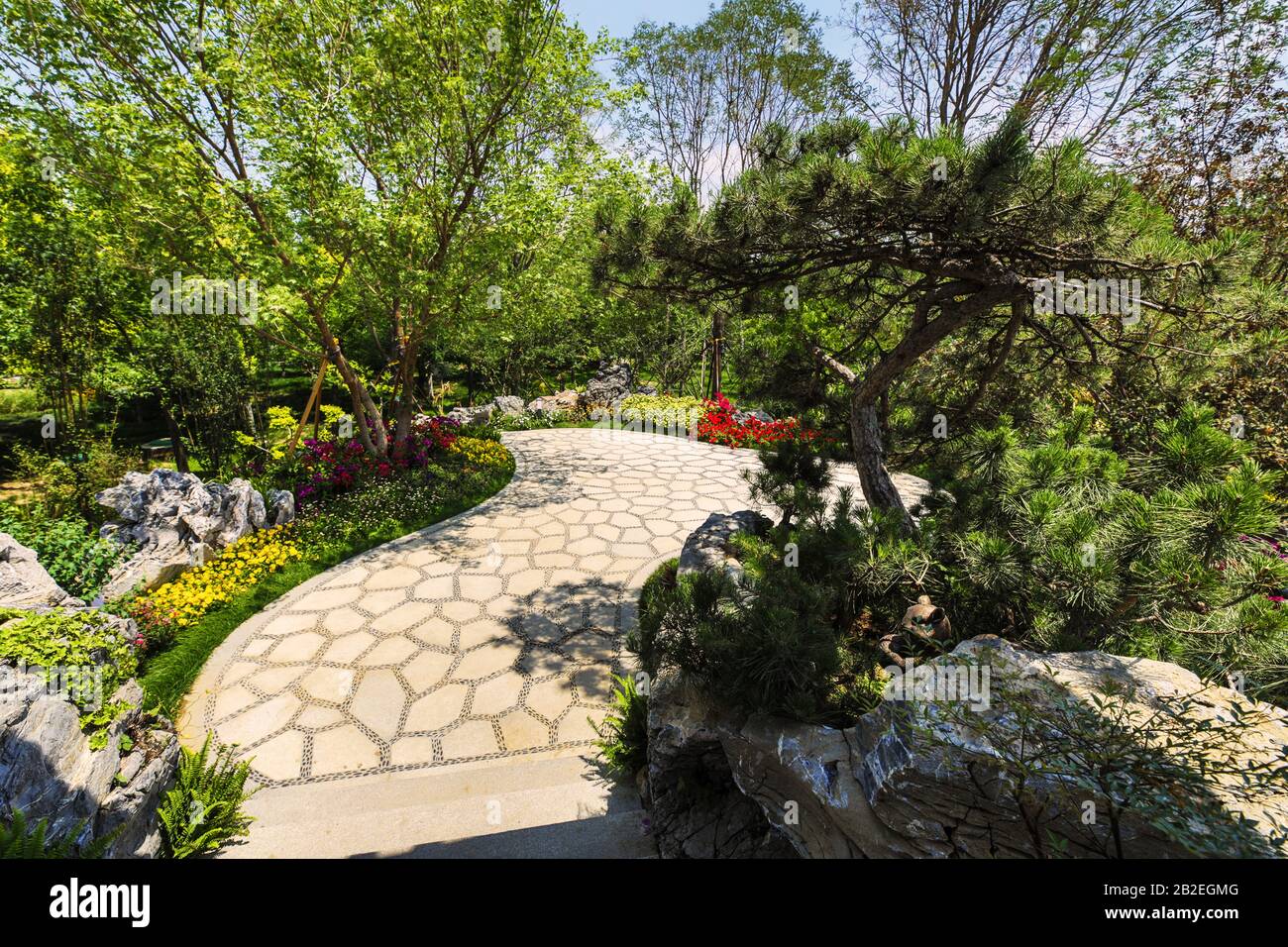 Traditional Chinese City Garden Park in Beijing Stock Photo - Alamy