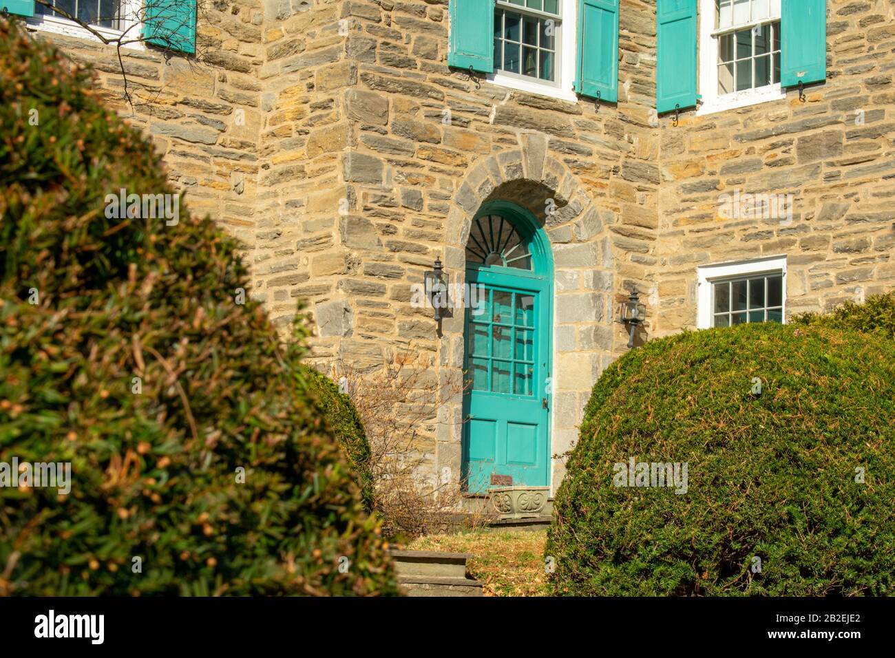 Cobblestone house hi-res stock photography and images - Alamy