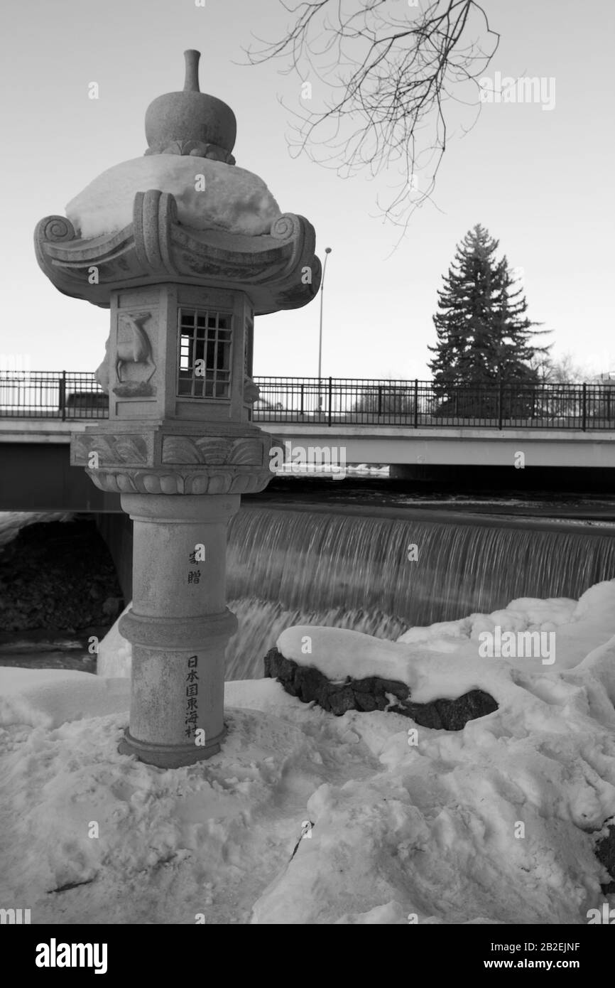 Fountain in background Black and White Stock Photos & Images - Alamy