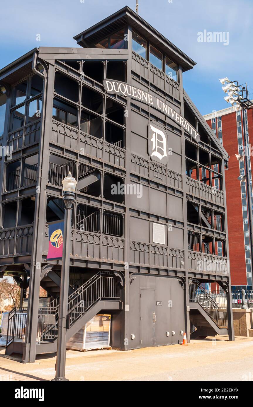 University of pittsburgh athletics hi-res stock photography and images ...