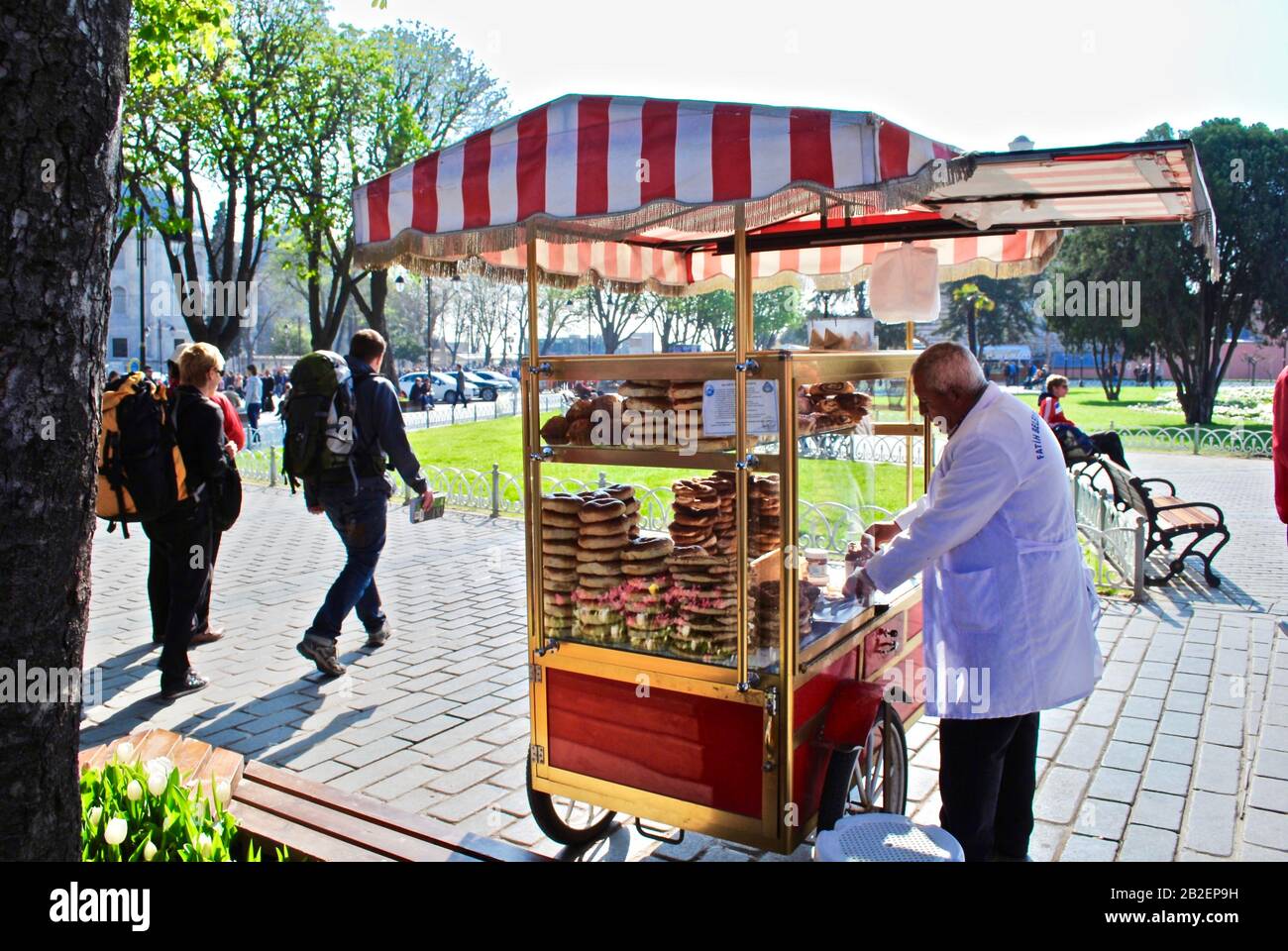 Istanbul, Turkey - Istanbul’s iconic simit (circular sesame-crusted ...