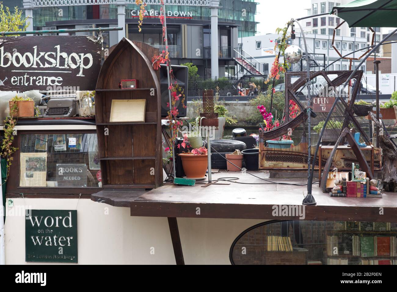 Word On The Water, London's floating bookshop Stock Photo - Alamy