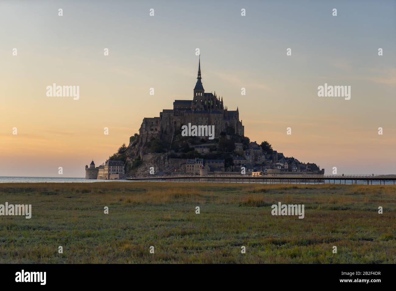 Mont saint michel high tide hi-res stock photography and images - Alamy