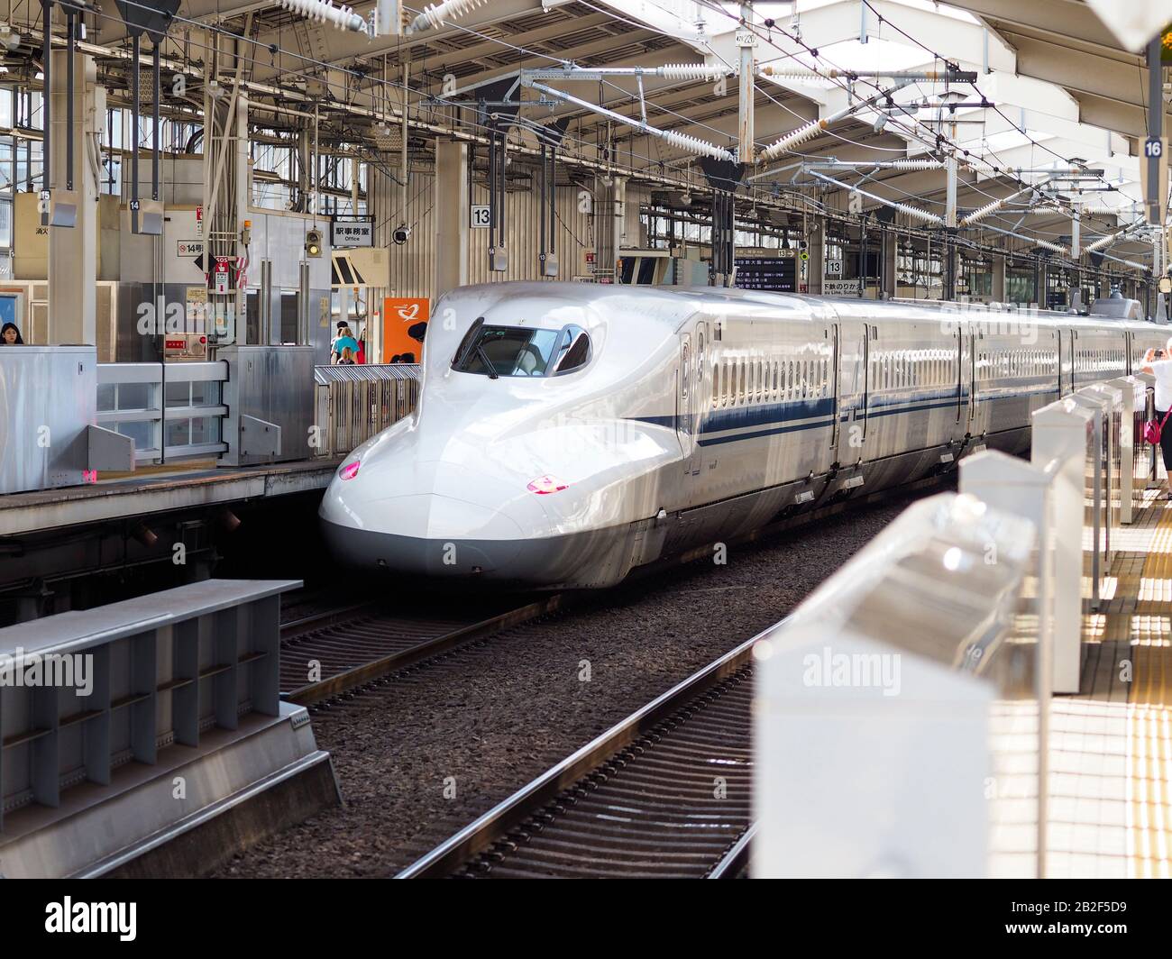 Shinkansen nozomi hi-res stock photography and images - Alamy