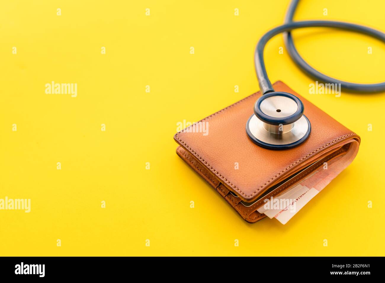 Deposit check hi-res stock photography and images - Alamy