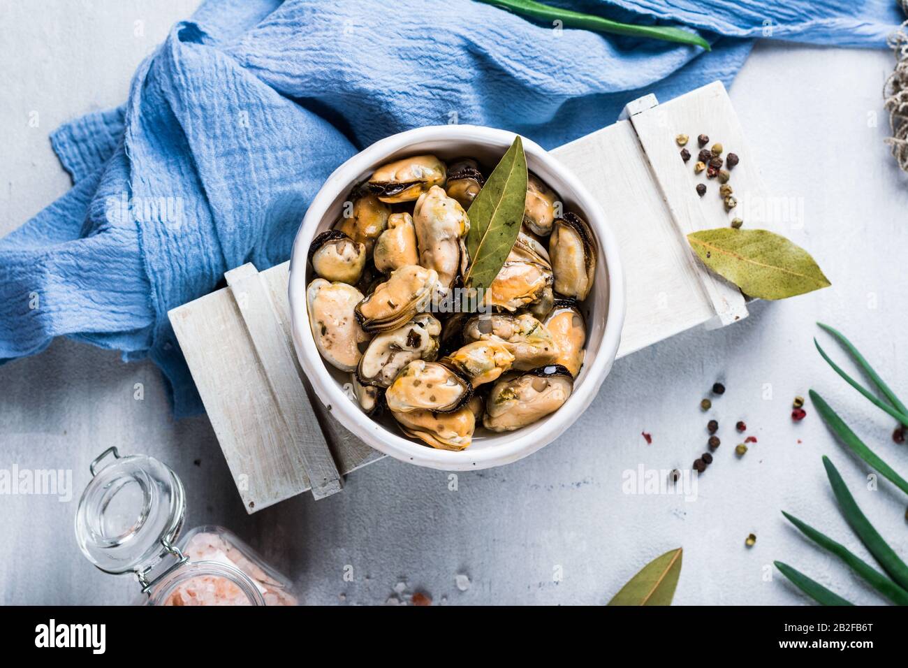 Mussels, molluscs, seaweed, sea plants, mussel meat, healthy food ...