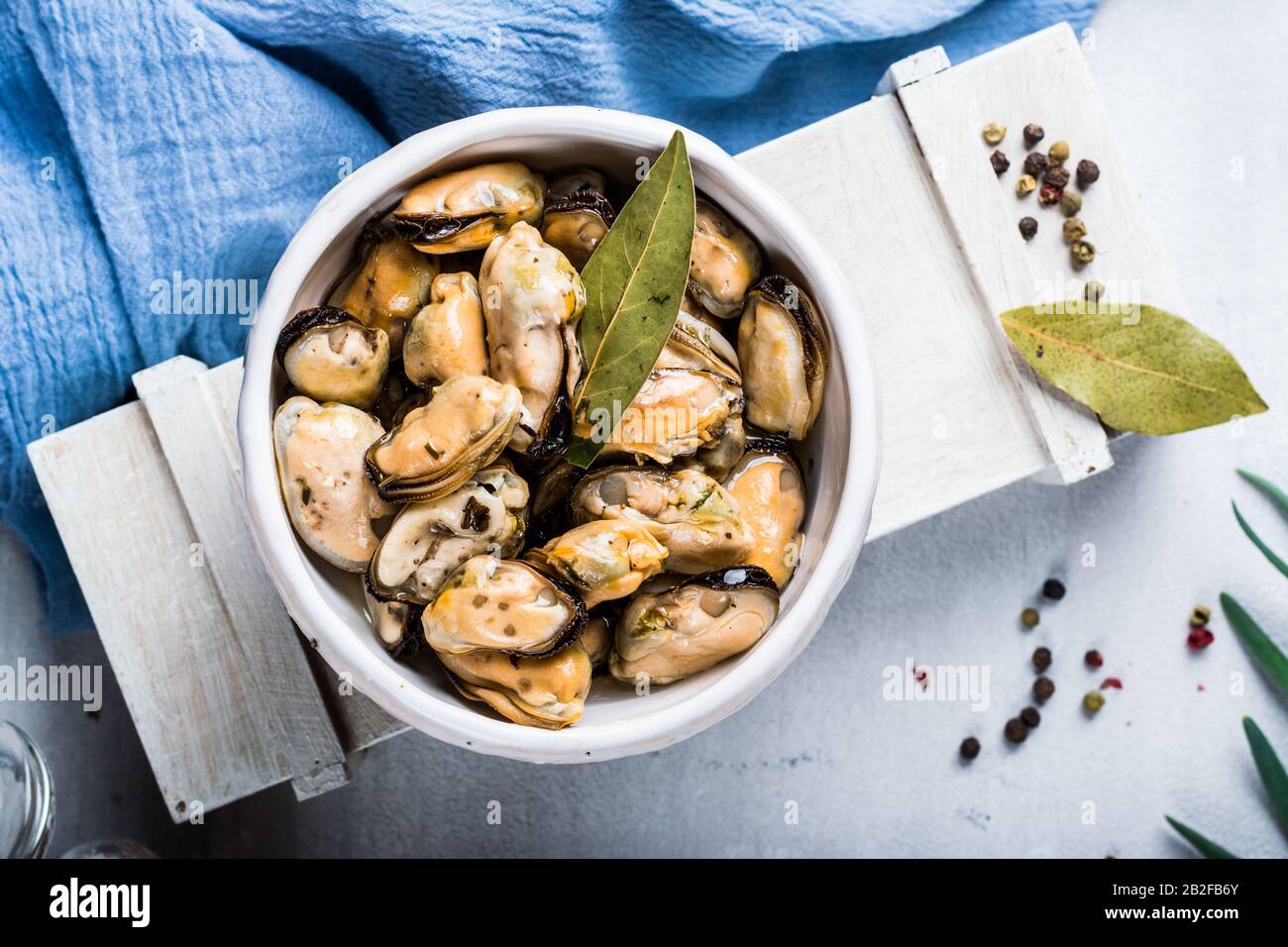 Mussels, molluscs, seaweed, sea plants, mussel meat, healthy food ...