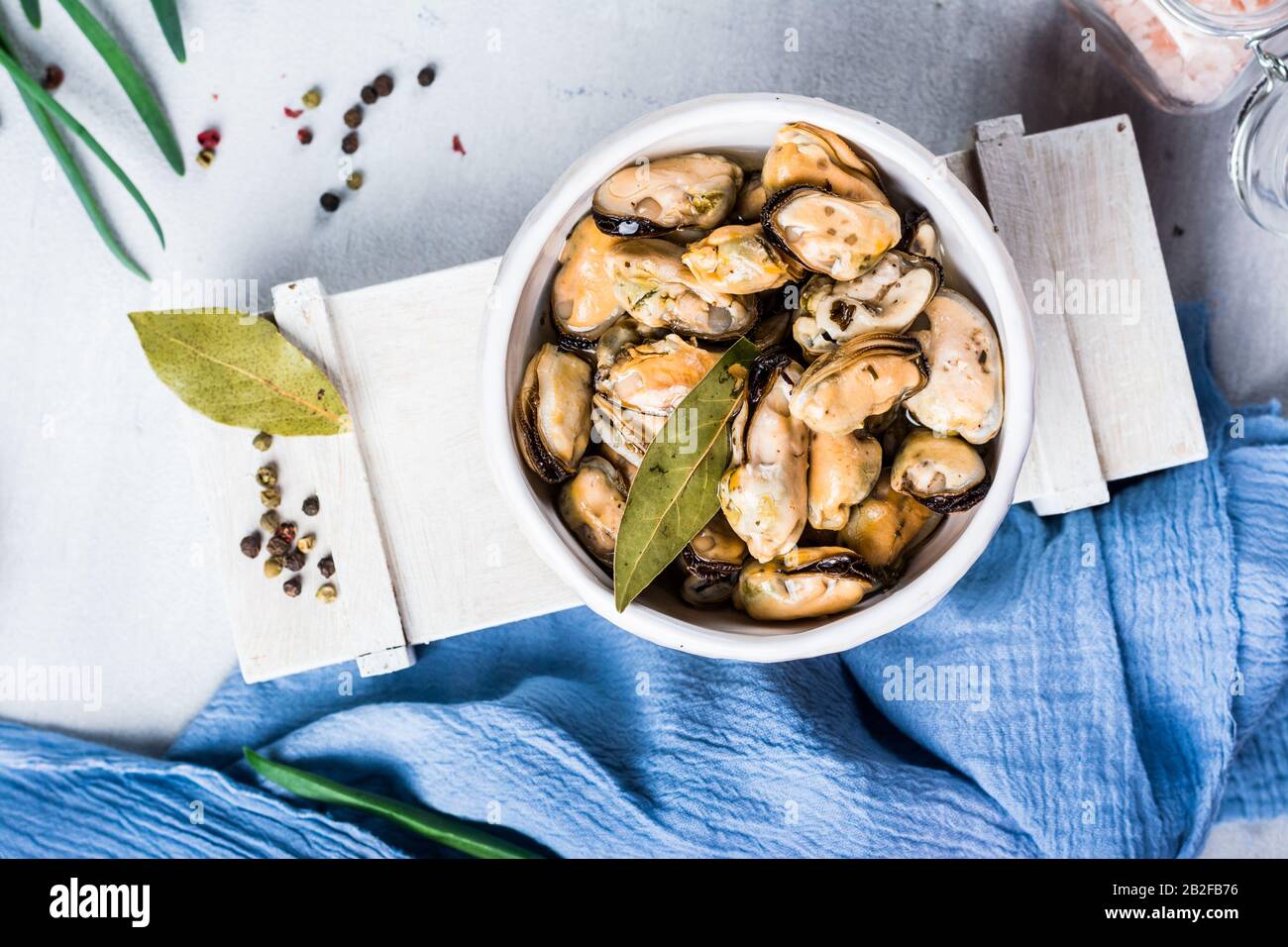 Mussels, molluscs, seaweed, sea plants, mussel meat, healthy food ...