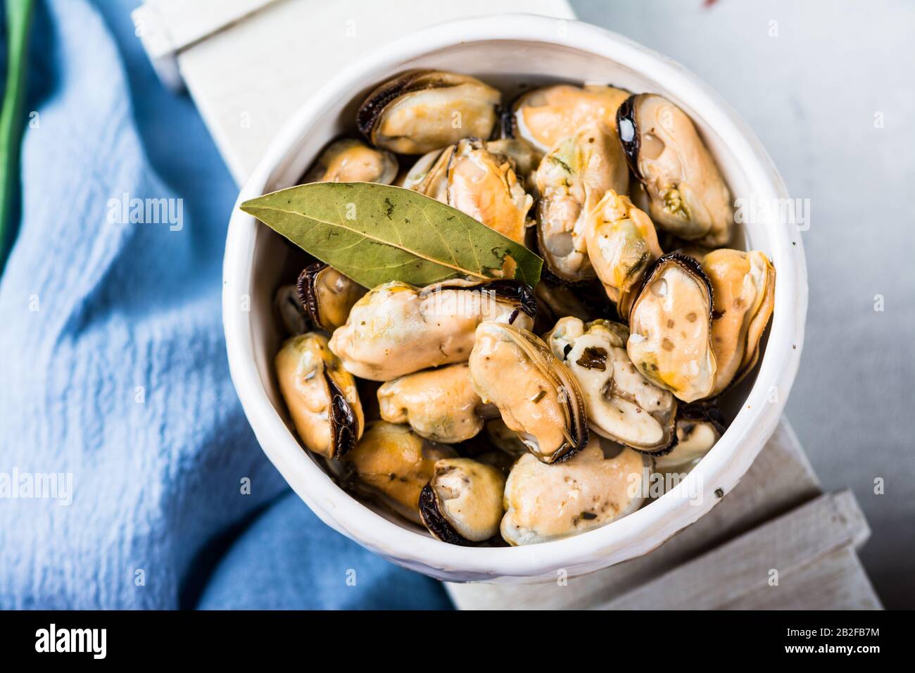 Mussels, molluscs, seaweed, sea plants, mussel meat, healthy food ...