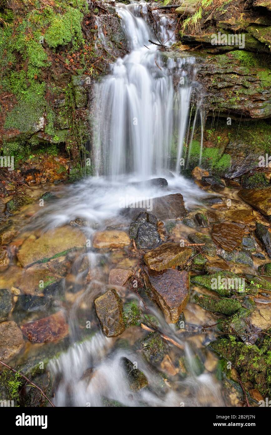 Ladybower Reservoir, waterfall, upper derwent valley,peak district ...