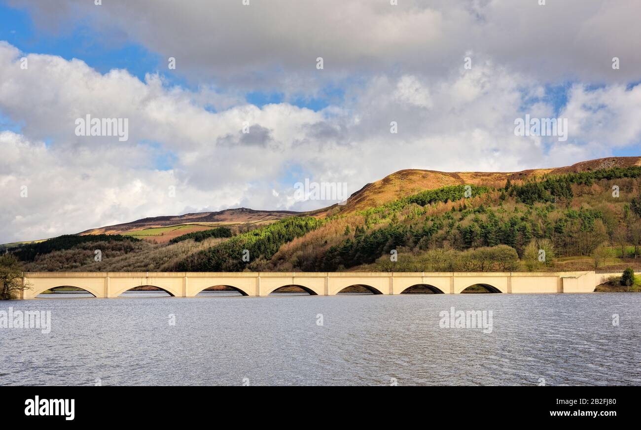 Ladybower reservoir bridge hi-res stock photography and images - Alamy