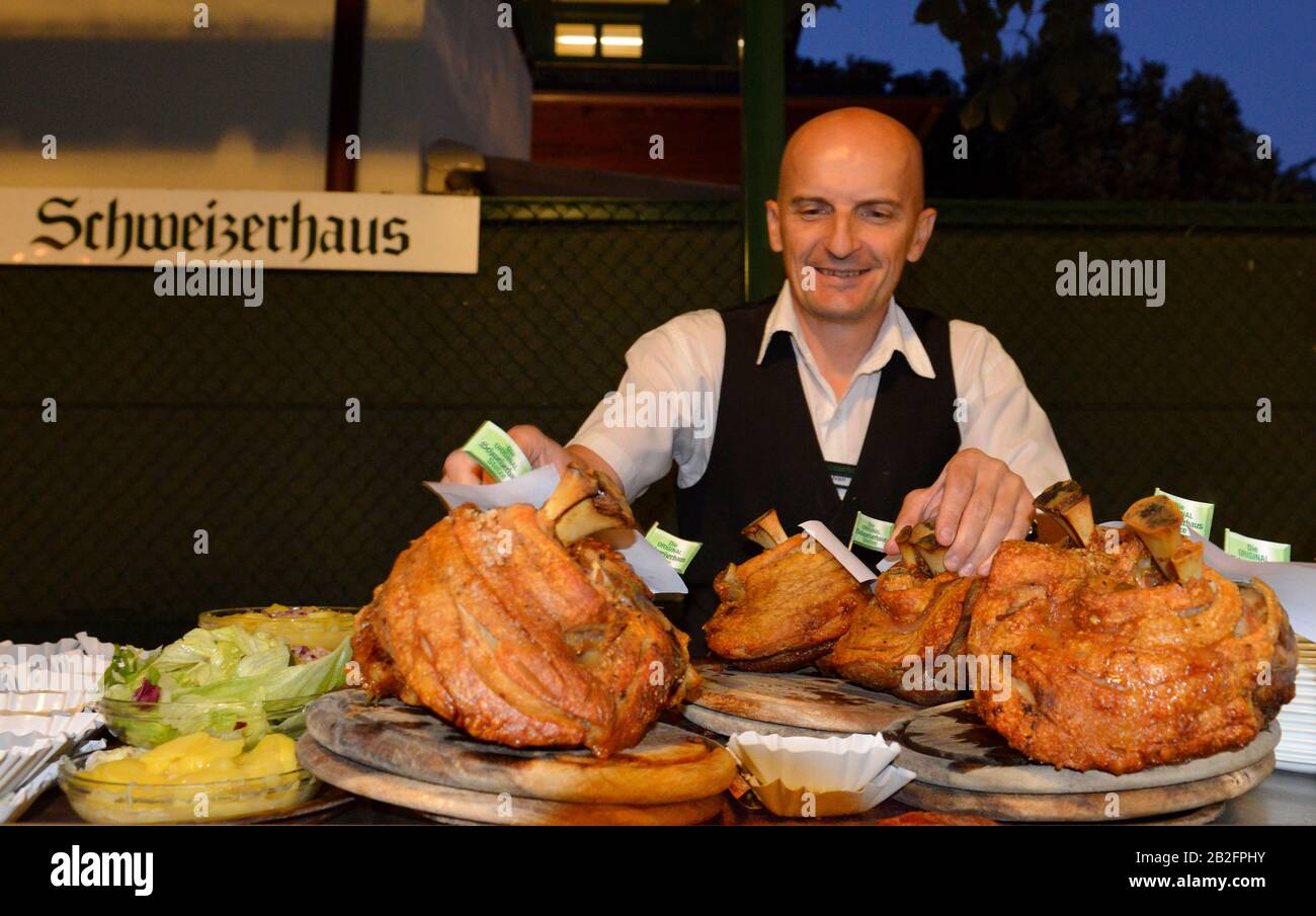Stelze, Schweizerhaus, Prater, Wien, Oesterreich Stock Photo - Alamy