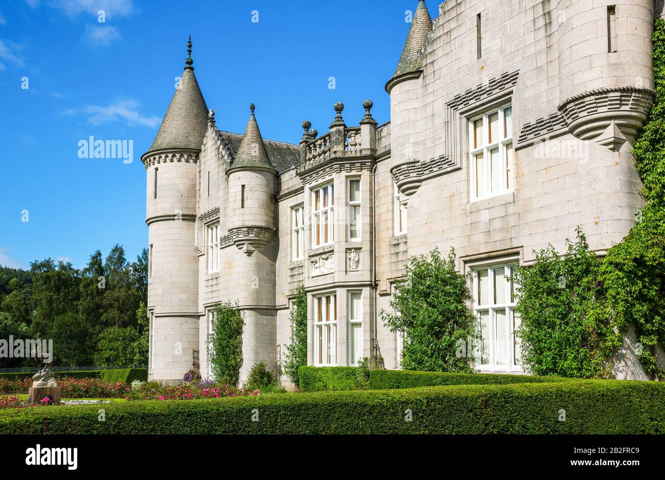 Royal british castles hi-res stock photography and images - Alamy