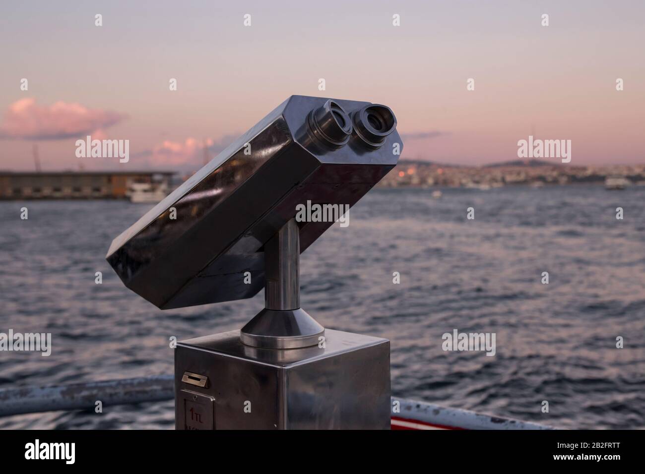 Coin operated tower viewer hi-res stock photography and images - Alamy