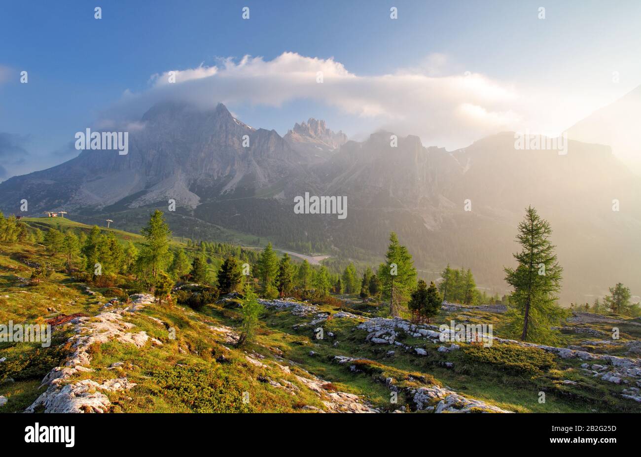 Alps in italy hi-res stock photography and images - Alamy