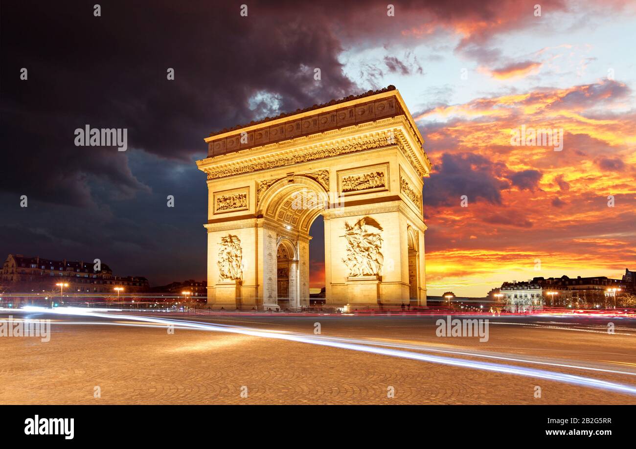Arc de triomphe Paris city at sunset Stock Photo - Alamy
