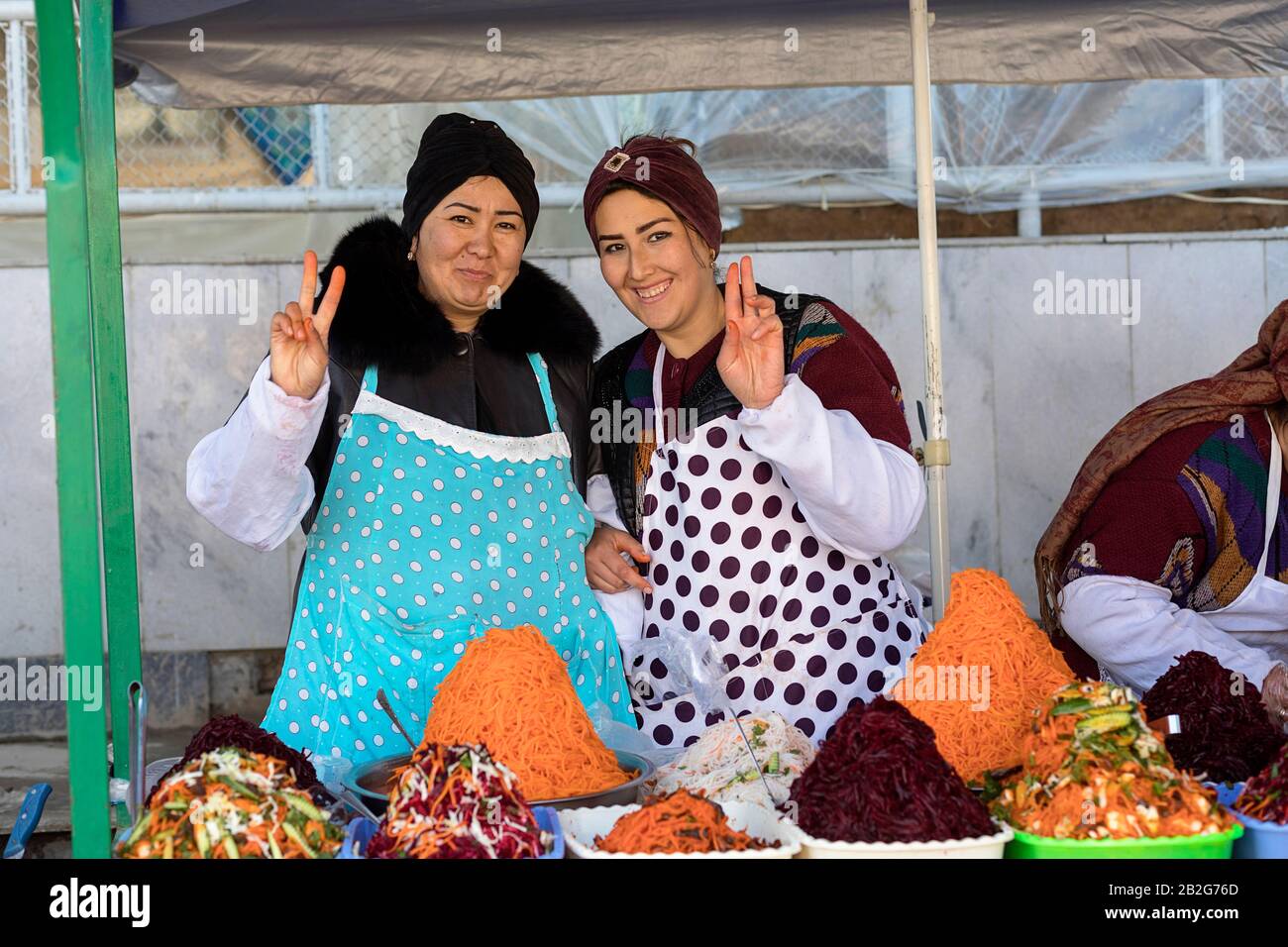 Uzbek women hi-res stock photography and images - Alamy