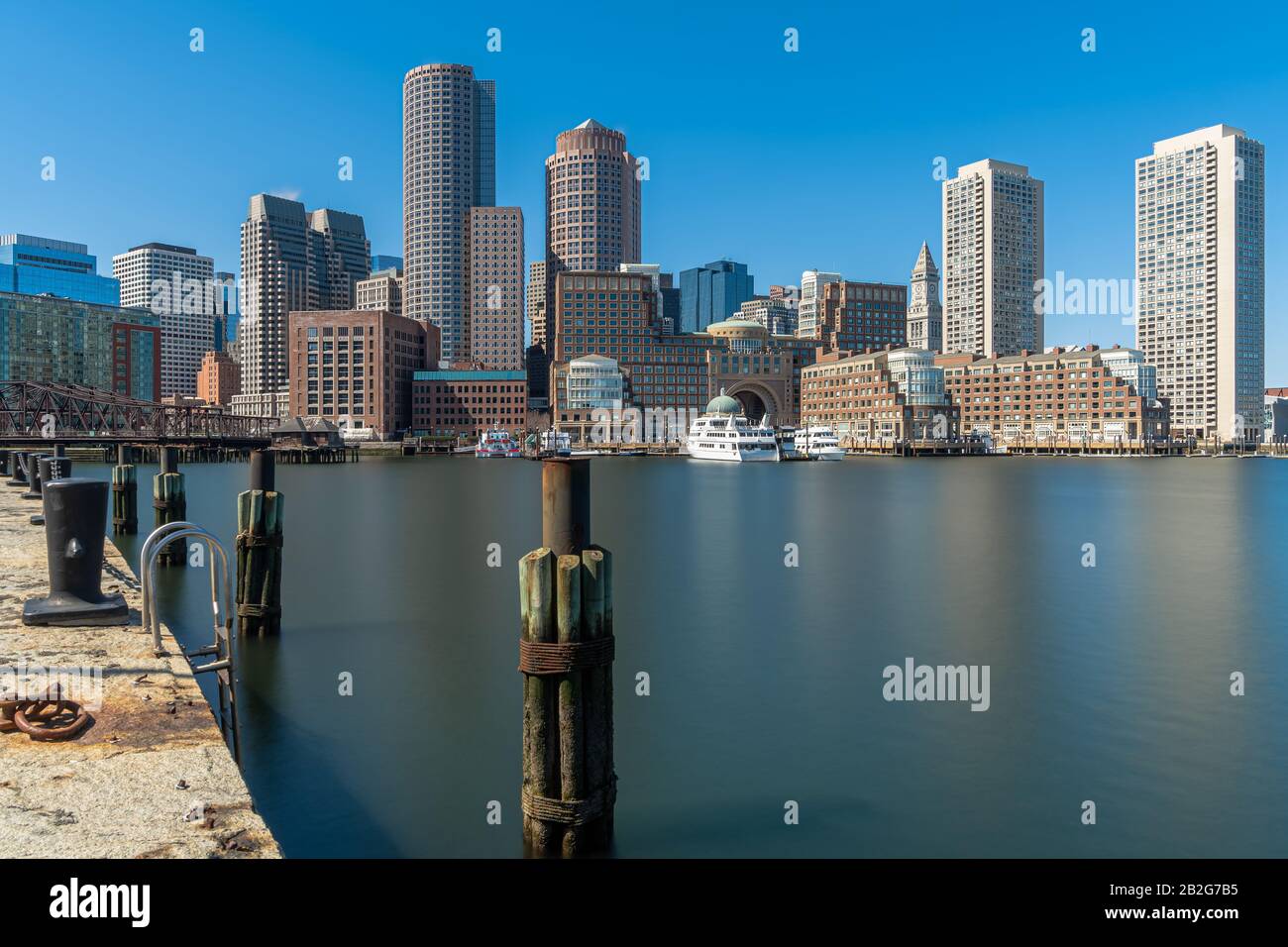 Harbor walk fan pier park boston hi-res stock photography and images ...