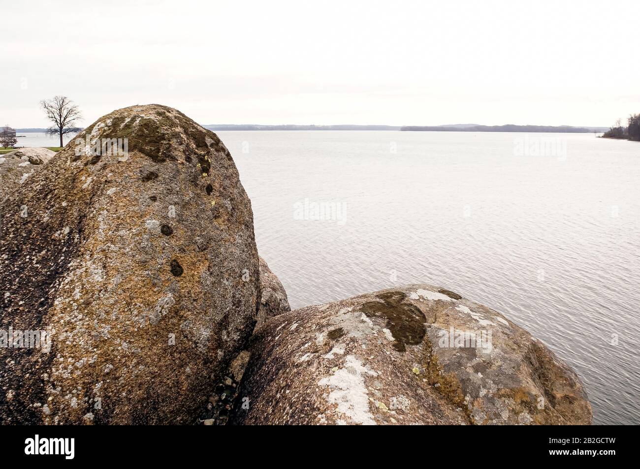 Stones lake hi-res stock photography and images - Alamy