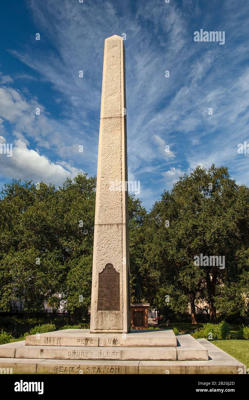 War memorial steps hi-res stock photography and images - Alamy