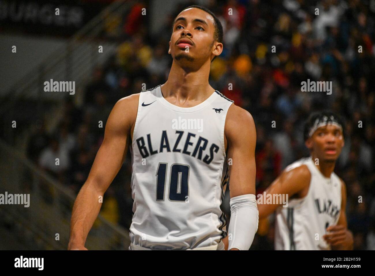 Sierra Canyon Trailblazers guard Amari Bailey (10) during a CIF ...