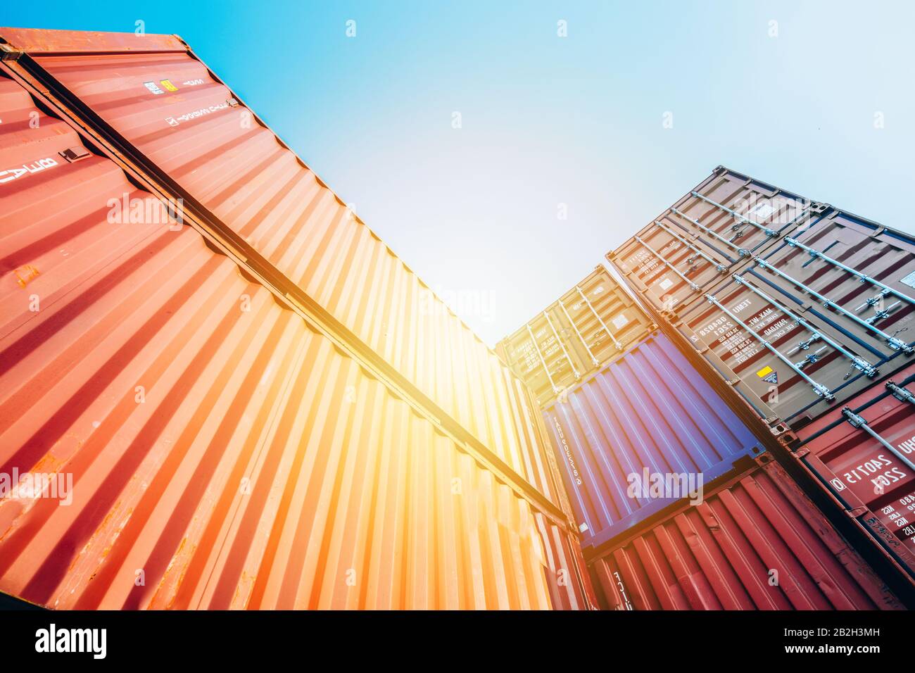 Shipping container crane hi-res stock photography and images - Alamy