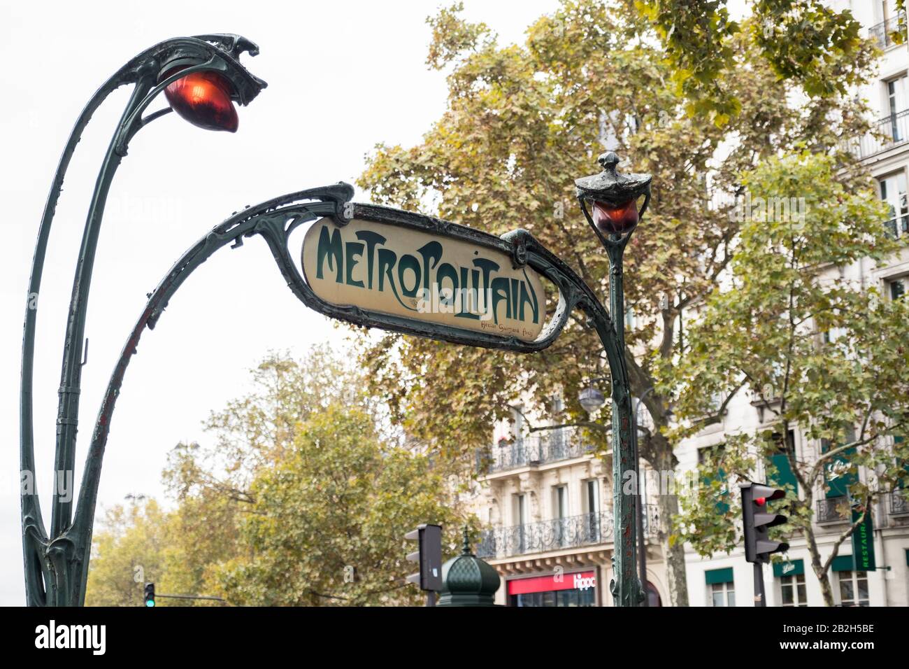 Metropolitan sign, Paris Stock Photo - Alamy