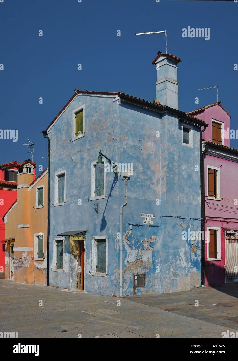 Traditional italian chimneys hi-res stock photography and images - Alamy