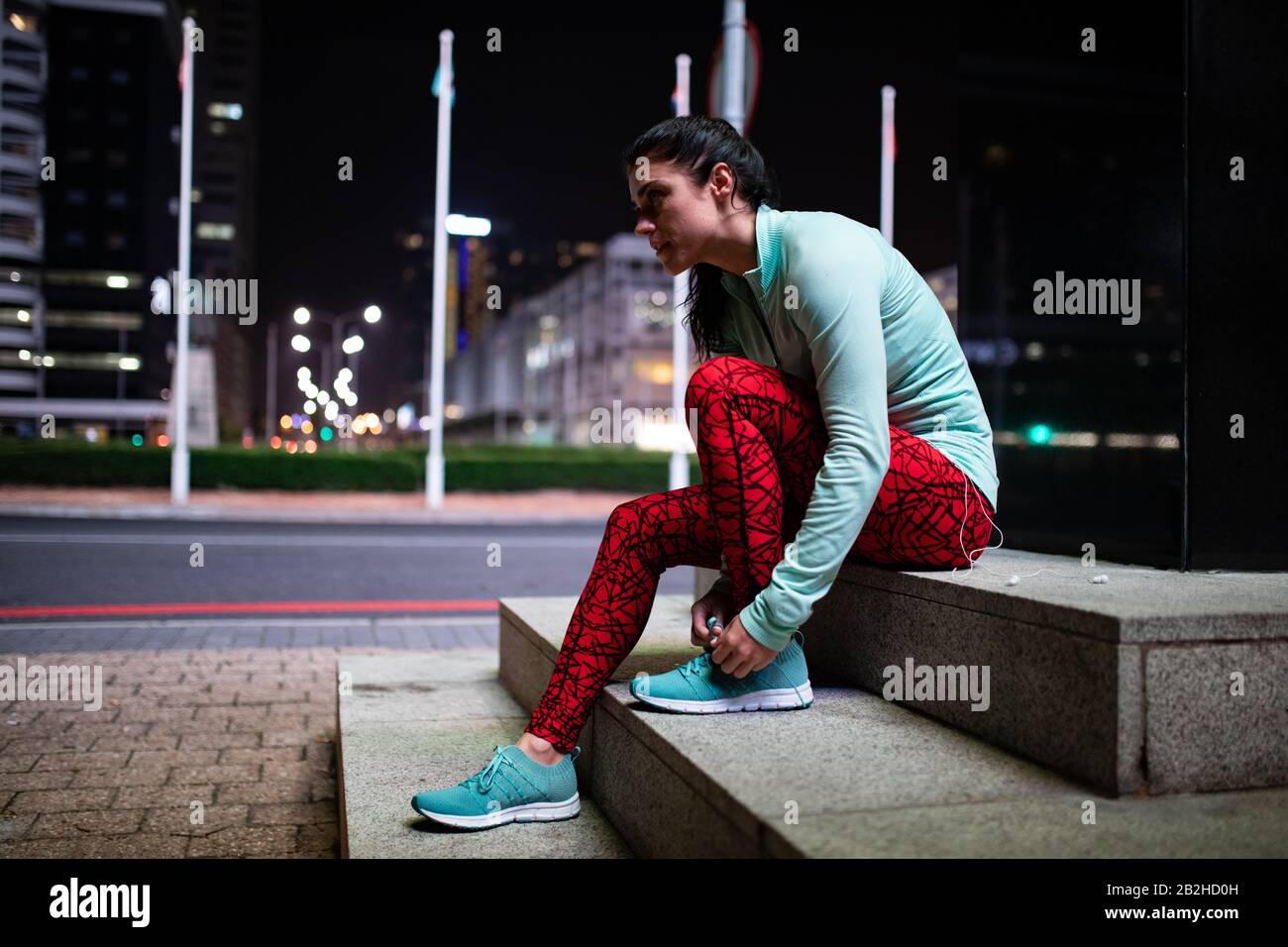 Run woman side view hi-res stock photography and images - Alamy