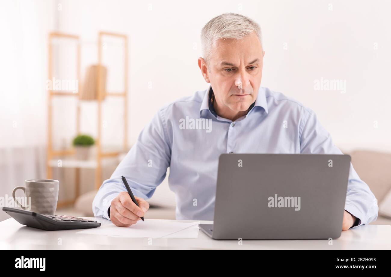 Serious information hi-res stock photography and images - Alamy
